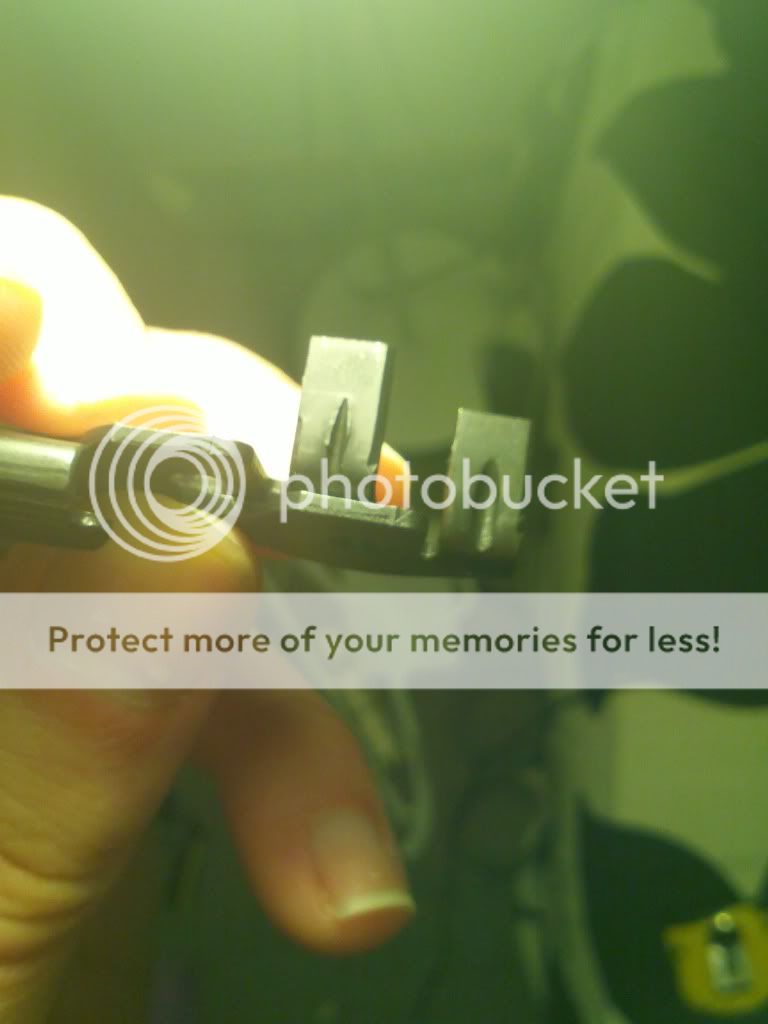 Answer to why some SIG decocking levers hit the frame | SIG Talk