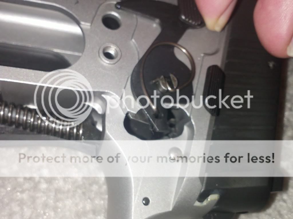 Answer to why some SIG decocking levers hit the frame | SIG Talk